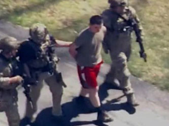 FBI gizli ve hassas savunma belgelerini sızdırmakla suçlanan şüpheliyi ...