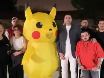 İmamoğlu protestolarını tüm dünyada viral hale getiren 'Antalyalı ...